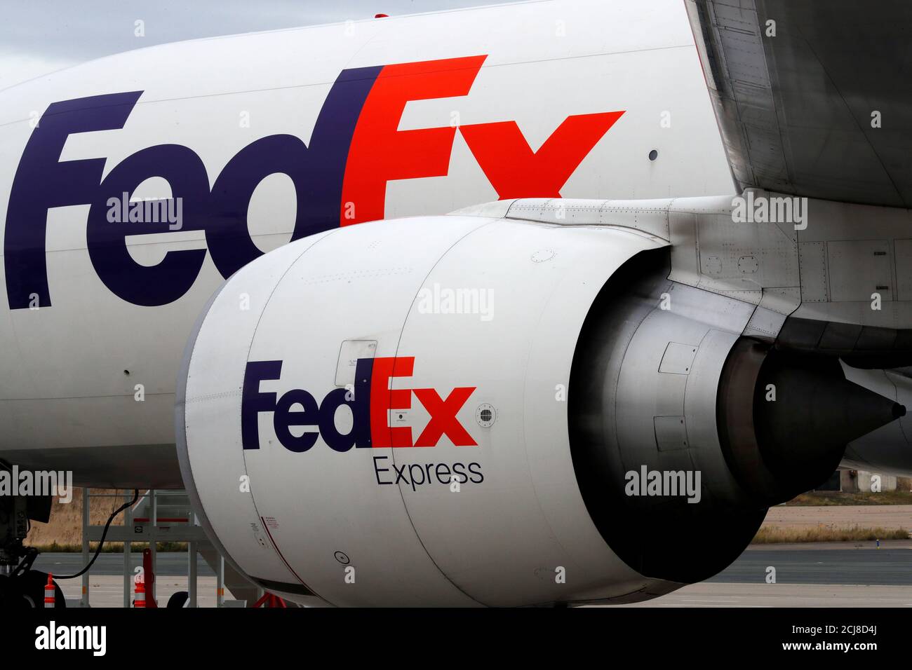 Federal express hub hi-res stock photography and images - Alamy