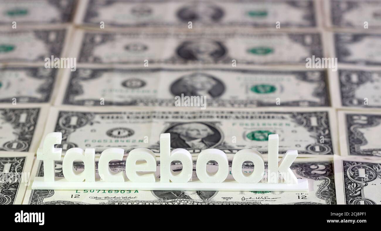 Facebook logo dollar High Resolution Stock Photography and Images - Alamy