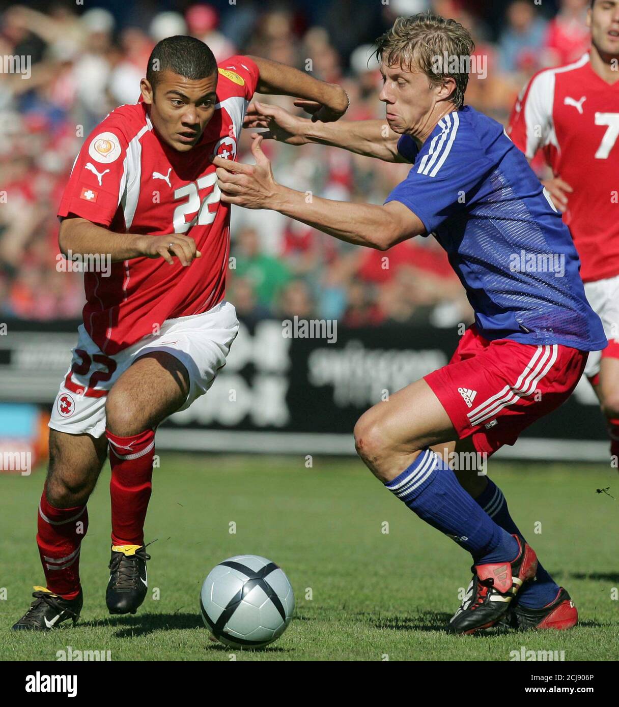 Soccer pla hi-res stock photography and images - Alamy