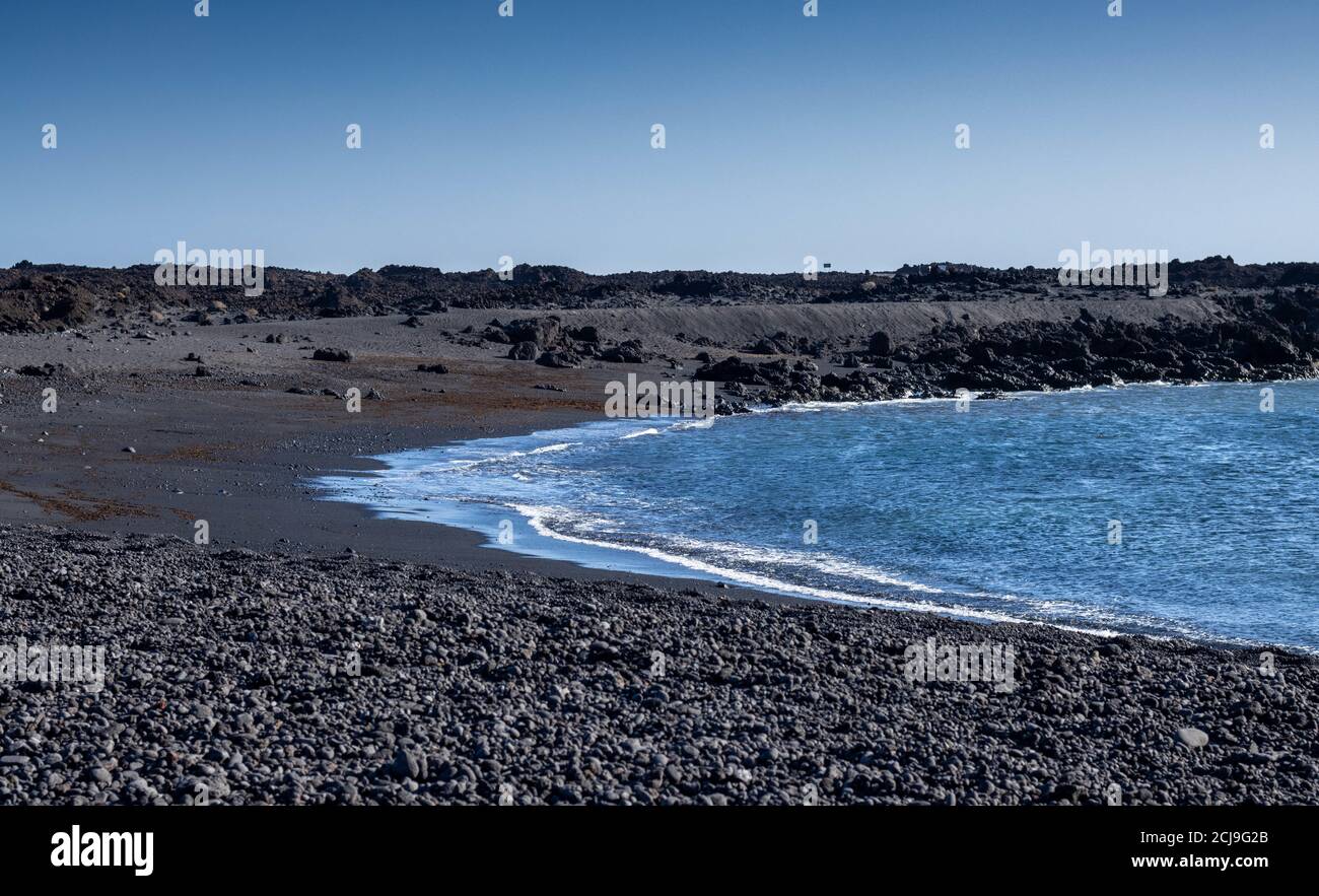 Mesmerizing shot ocean wave hi-res stock photography and images - Alamy