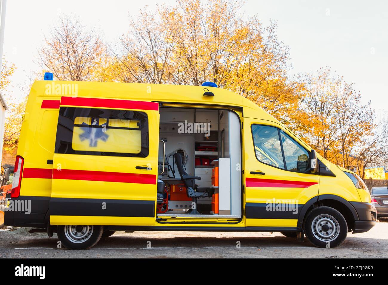 Car side open door hi-res stock photography and images - Alamy