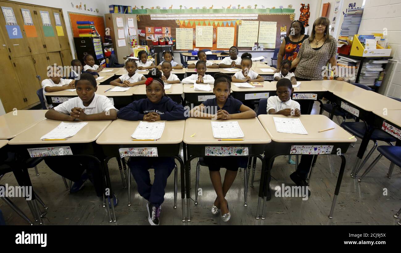 Poverty children chicago hi-res stock photography and images - Alamy