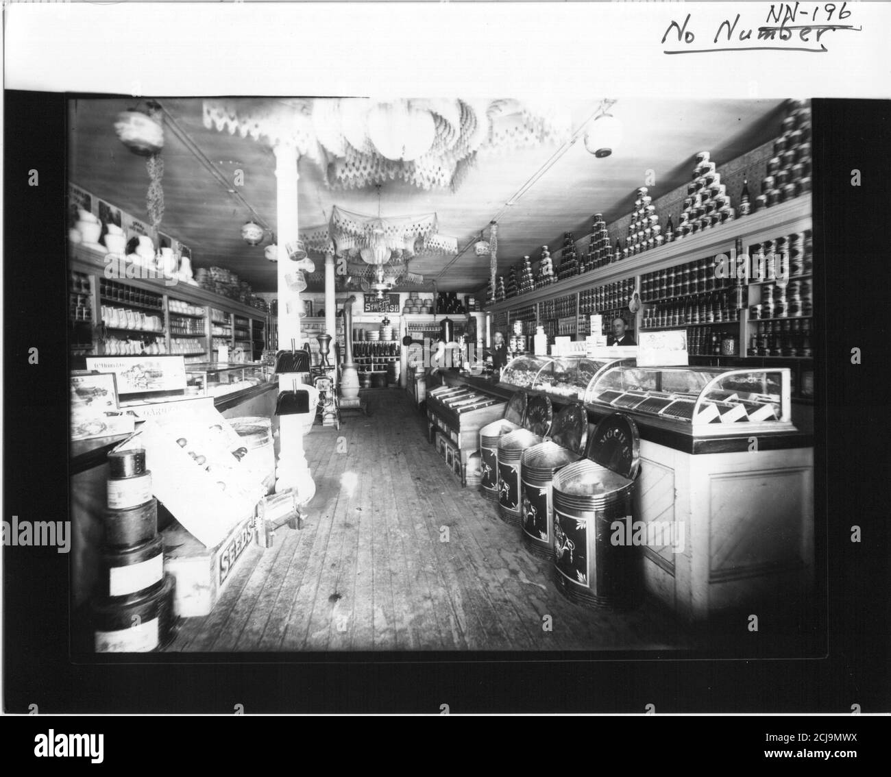 1940s grocery store hi-res stock photography and images - Alamy