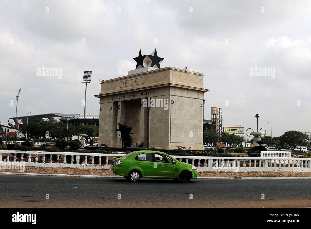 Ghana independence arch hi-res stock photography and images - Alamy