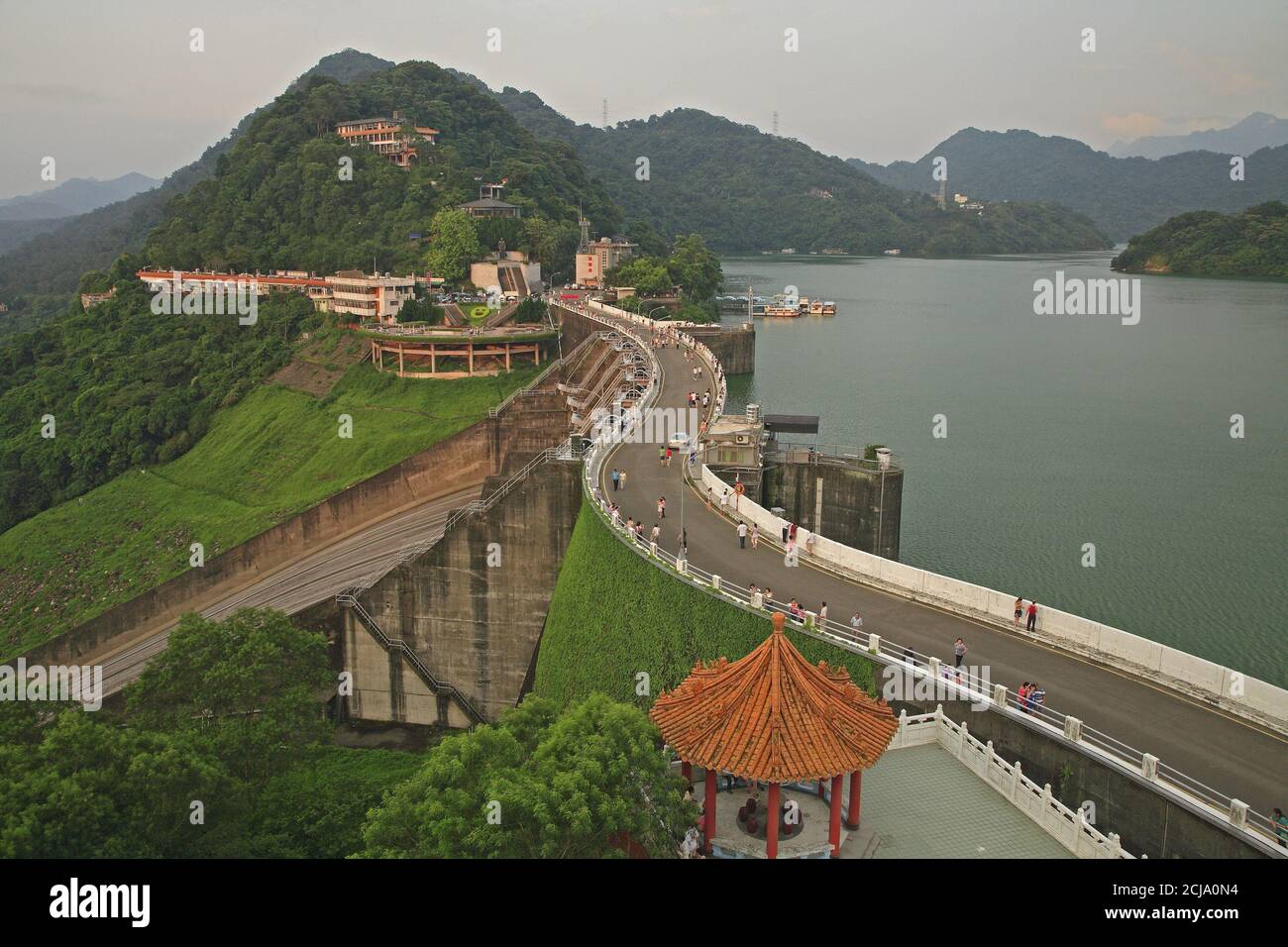 Shimen reservoir dam crest road Taiwan Stock Photo - Alamy