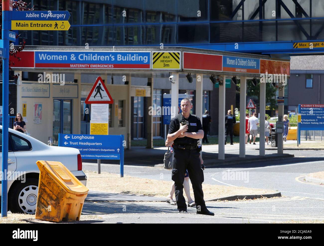 At the countess of chester hospital hi-res stock photography and images ...