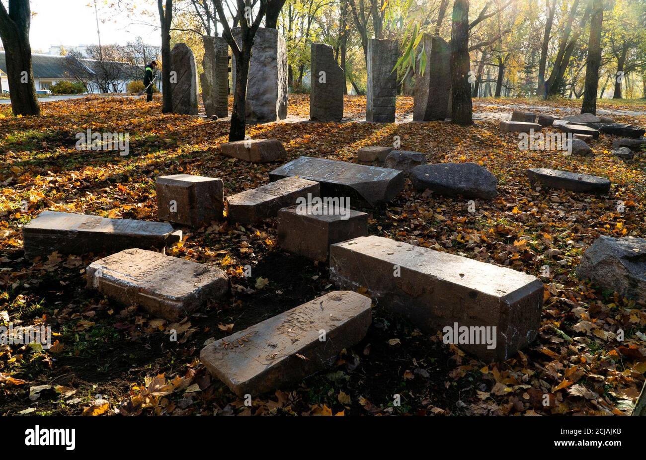 Grave monuments hi-res stock photography and images - Alamy
