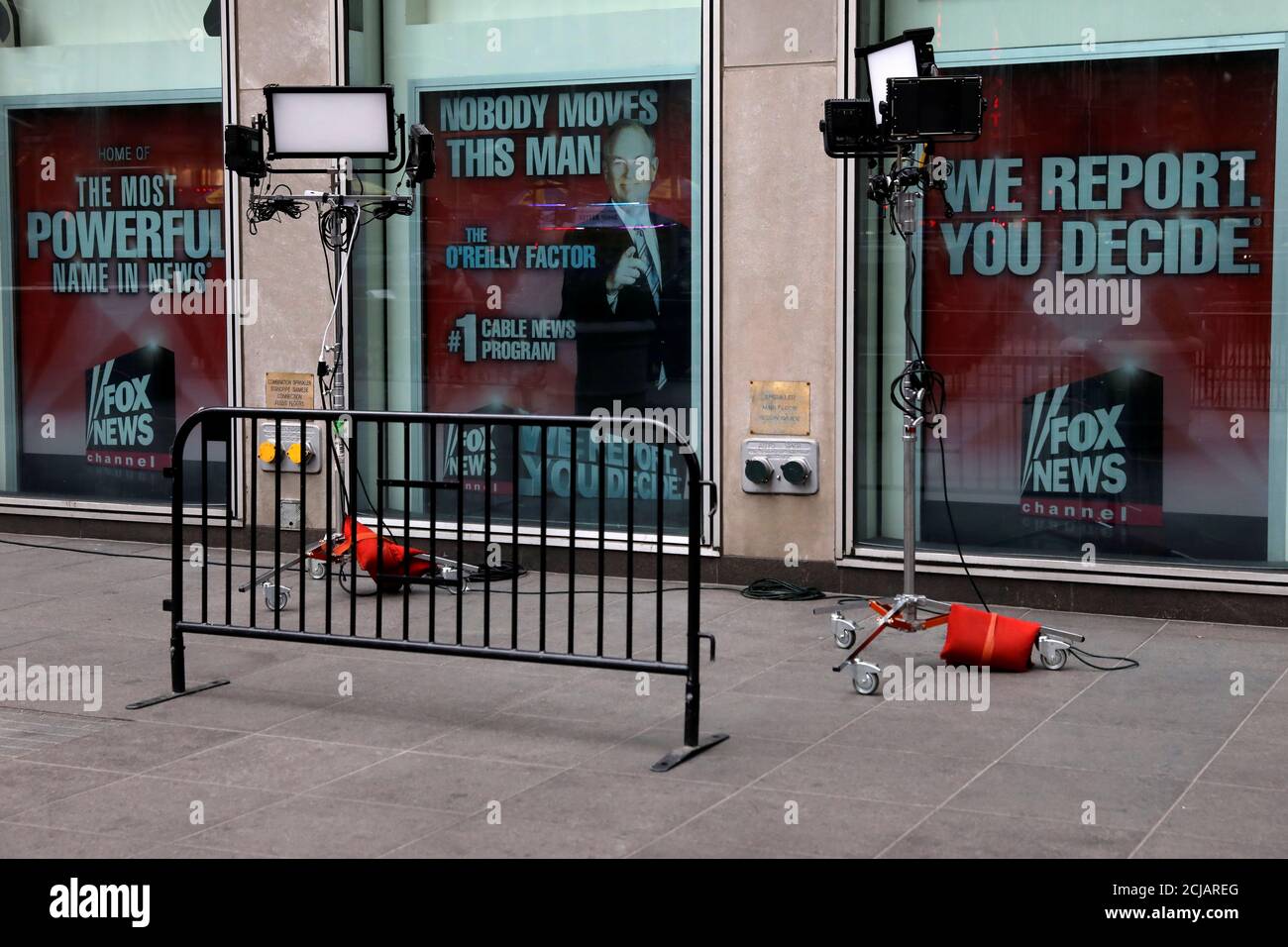 Anchor bill hi-res stock photography and images - Alamy