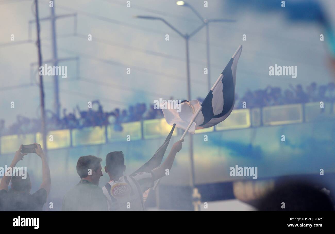 Tigres Uanl Fans High Resolution Stock Photography and Images - Alamy