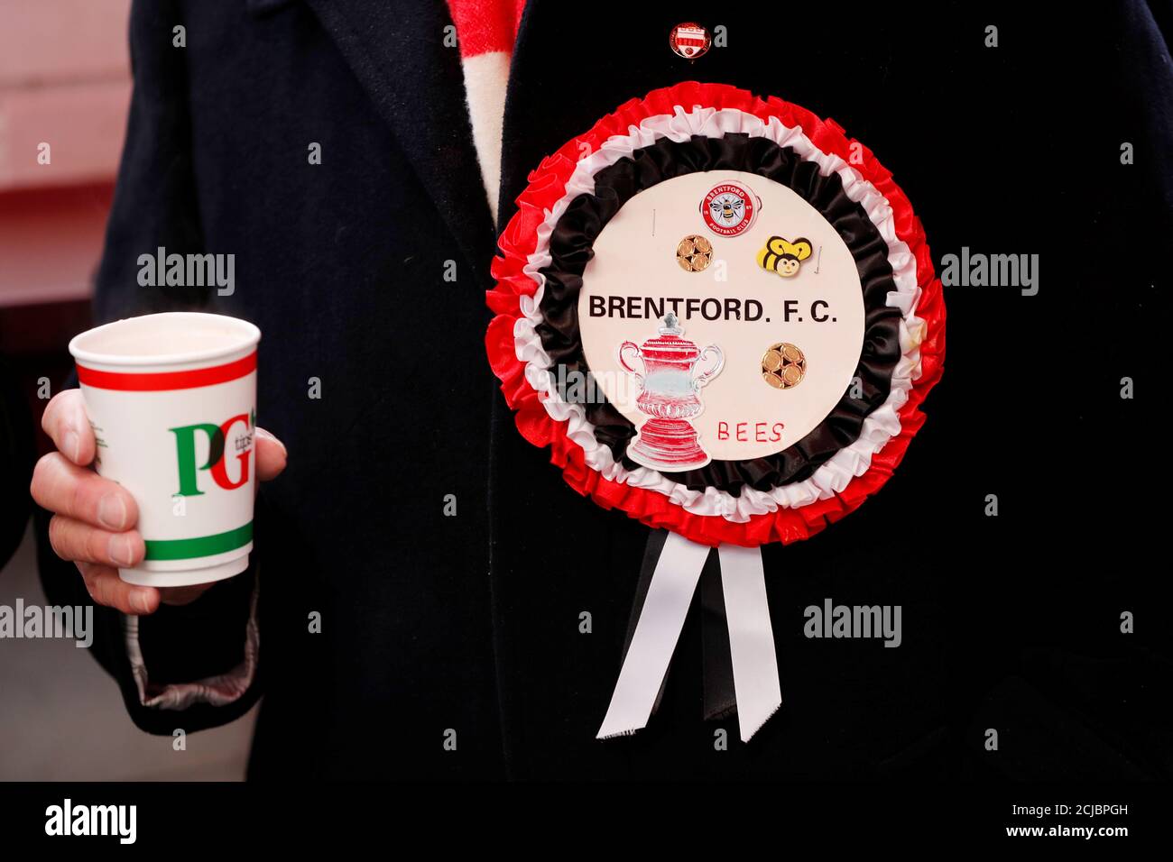 Fa cup badge hi-res stock photography and images - Alamy