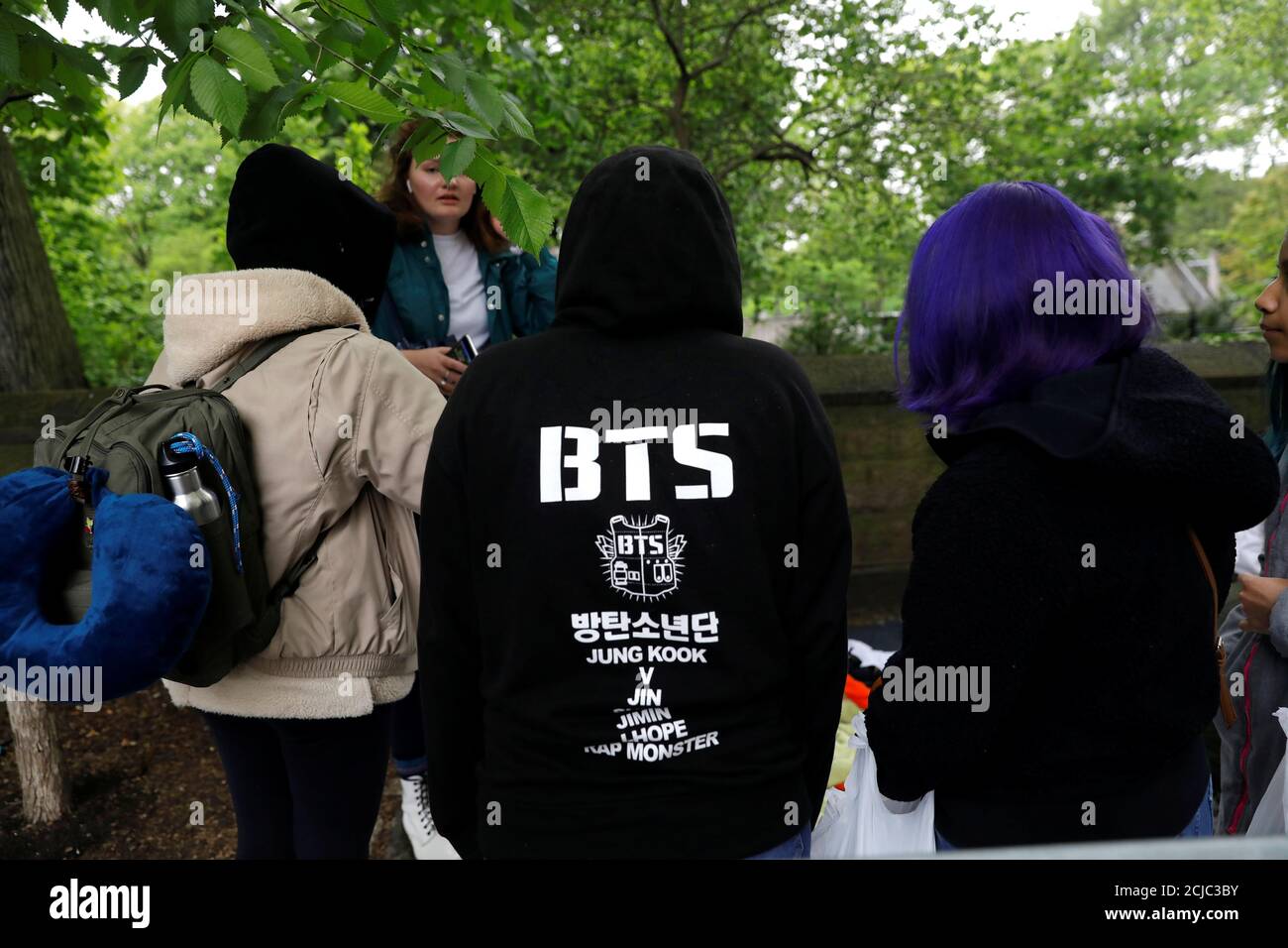 Korean k pop band bts hi-res stock photography and images - Alamy