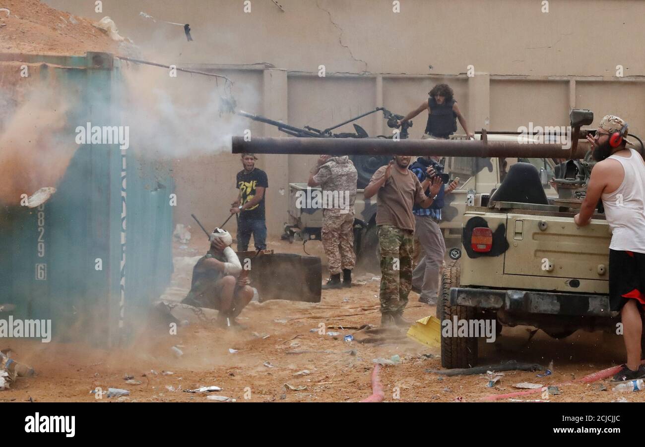 Recoilless rifle hi-res stock photography and images - Alamy