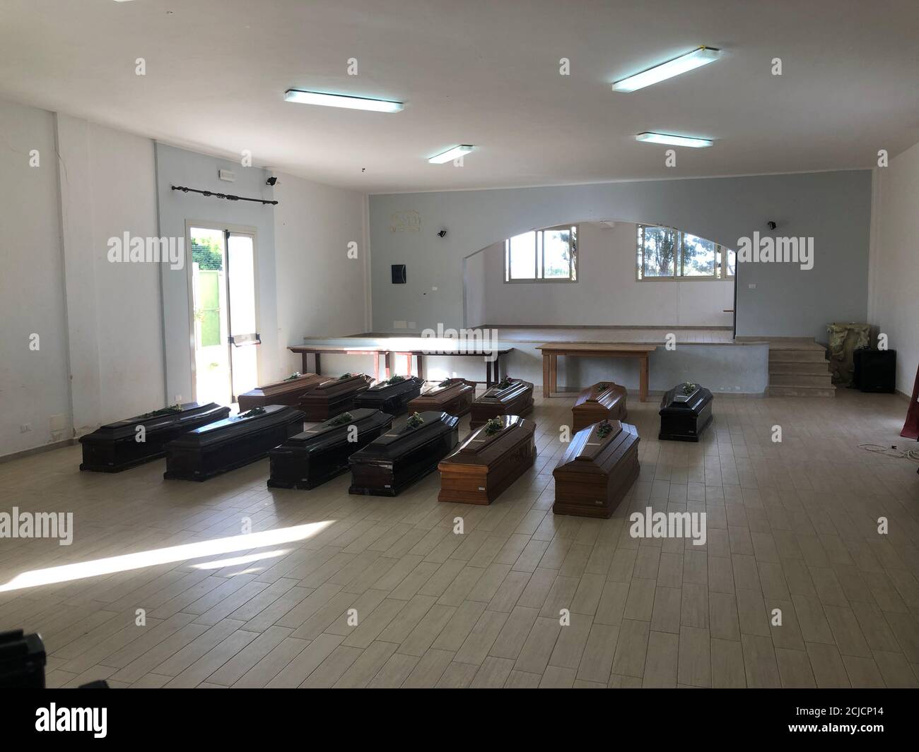 Drowned women hi-res stock photography and images - Alamy