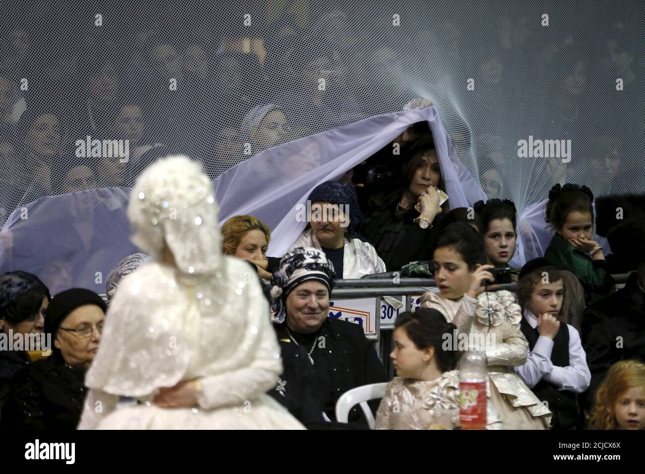 Hasidic wedding hi-res stock photography and images - Alamy