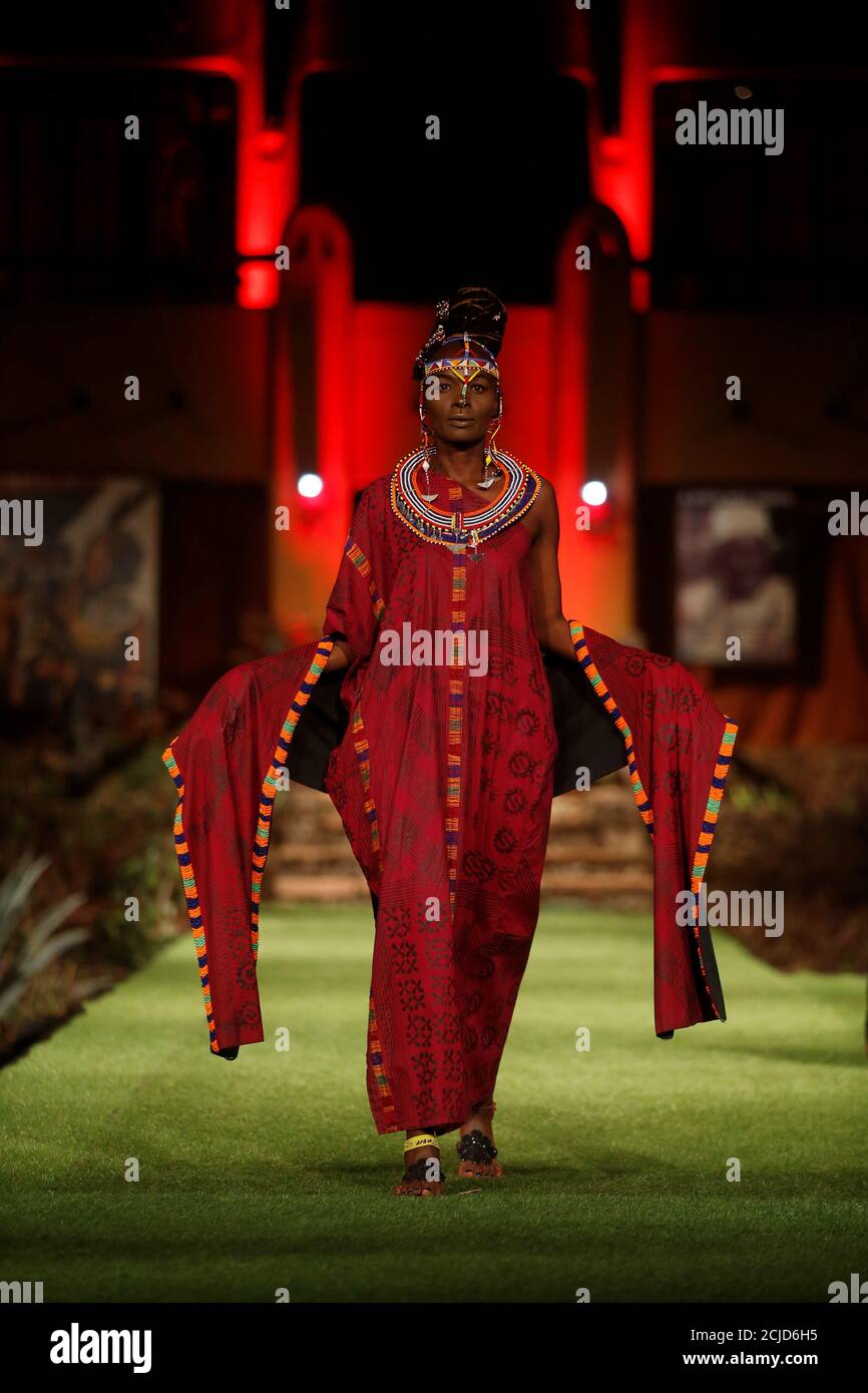 Fashion model catwalk african hi-res stock photography and images - Alamy