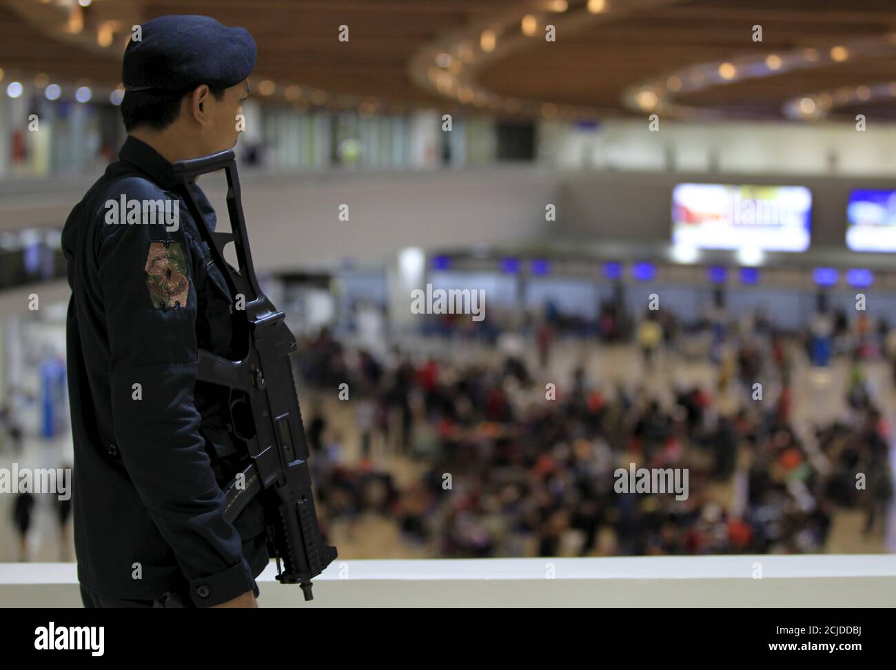 Security guard ninoy aquino international hi-res stock photography and ...