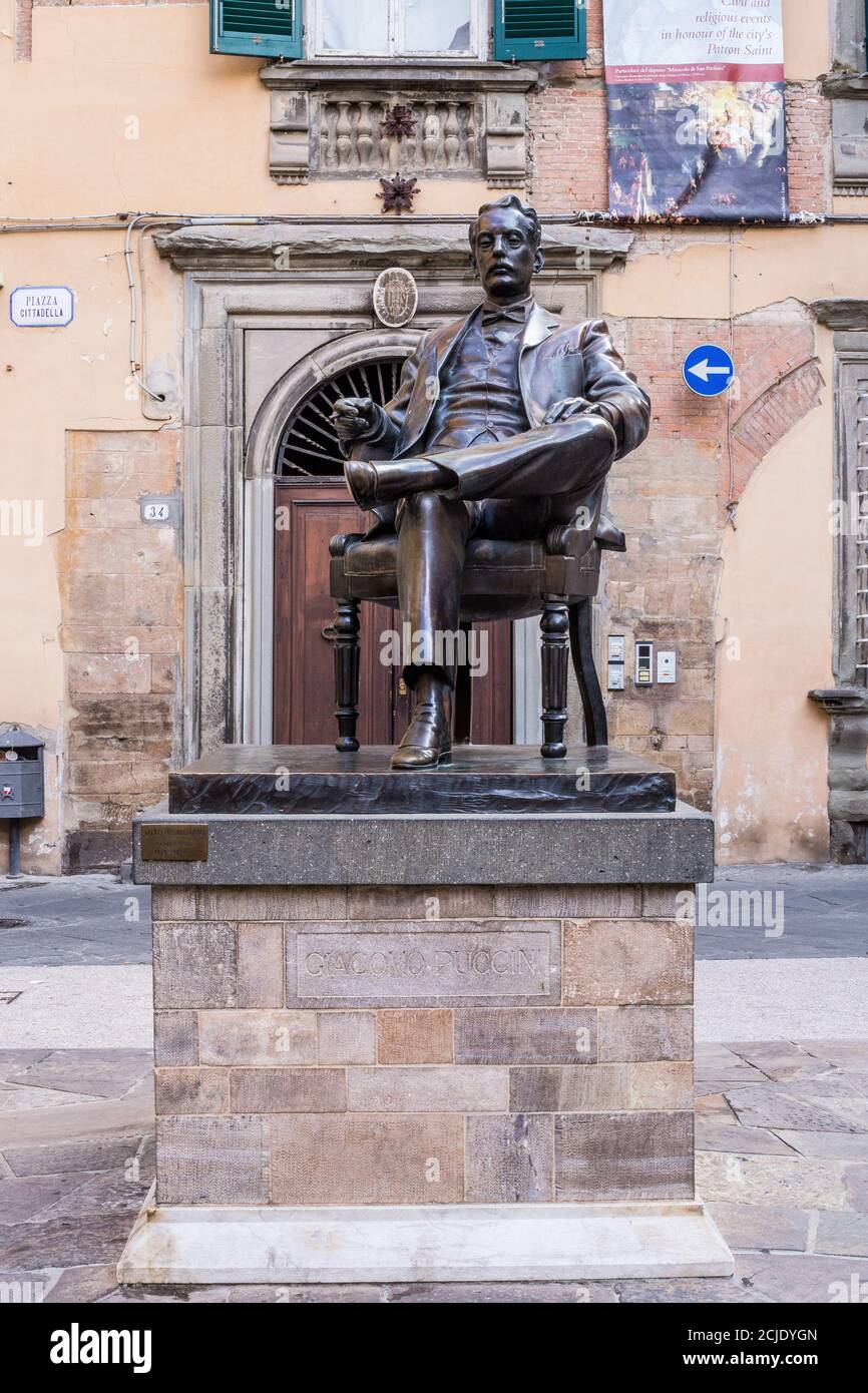 Pisa, Italy - July 9, 2017: View of Giacomo Puccini Statue in Pisa Old ...