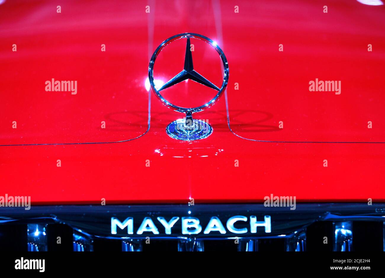Maybach car logo hi-res stock photography and images - Alamy
