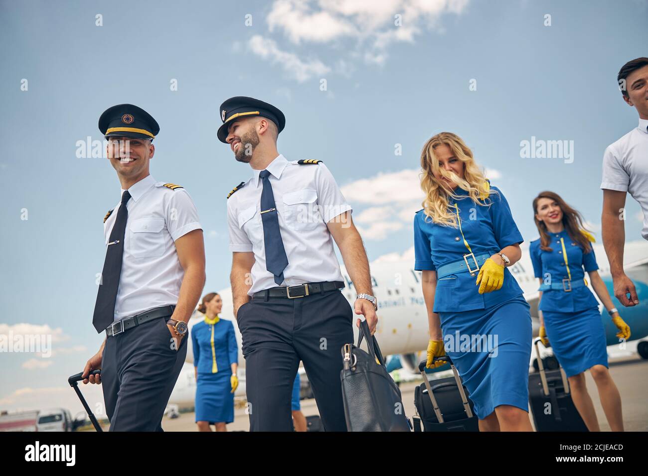 Pilot Walking To Plane High Resolution Stock Photography and Images - Alamy