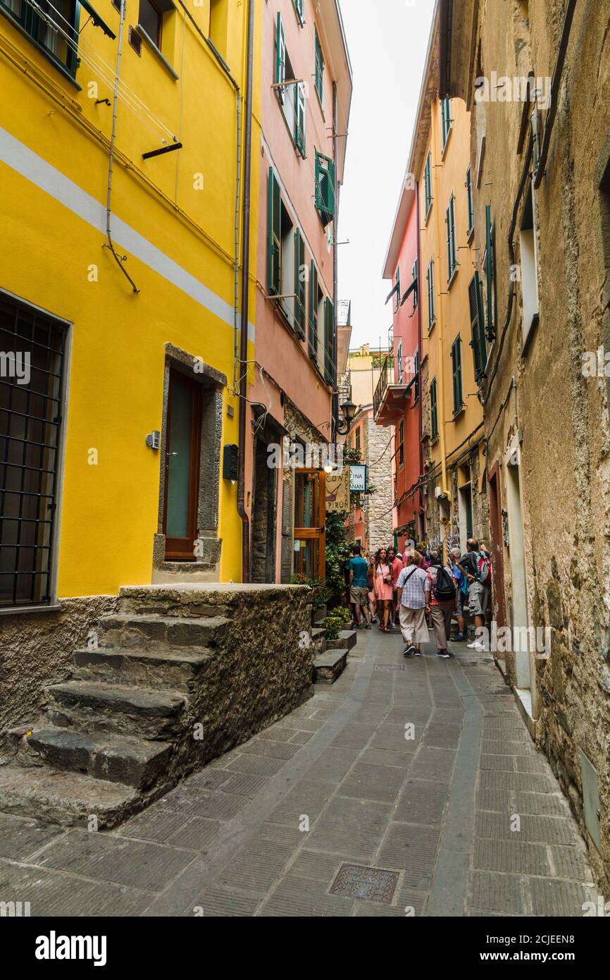 Via fieschi hi-res stock photography and images - Alamy