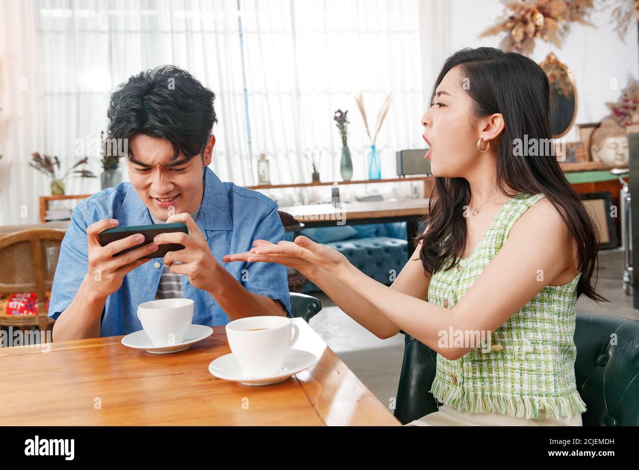 Couple and arguing and 20s hi-res stock photography and images - Alamy