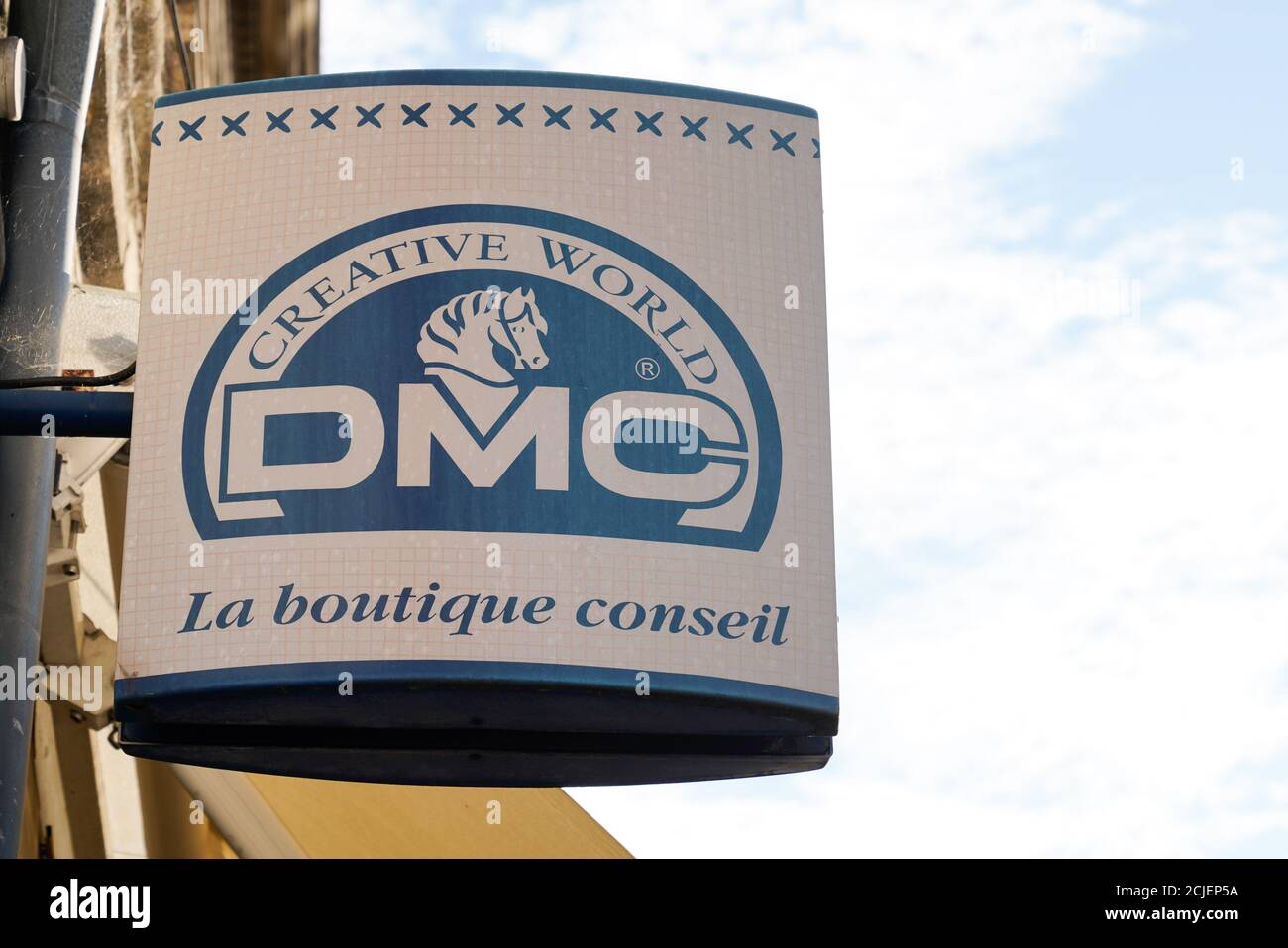 Dmc threads hi-res stock photography and images - Alamy