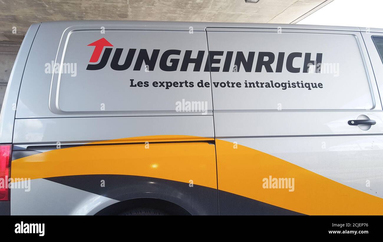 Bordeaux , Aquitaine / France - 09 01 2020 : jungheinrich logo sign ...