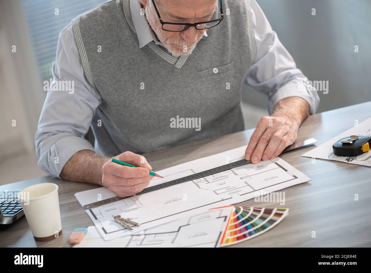 Using a ruler hi-res stock photography and images - Alamy