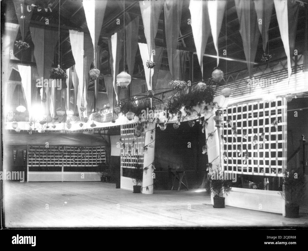 Retro dance hall hi-res stock photography and images - Alamy