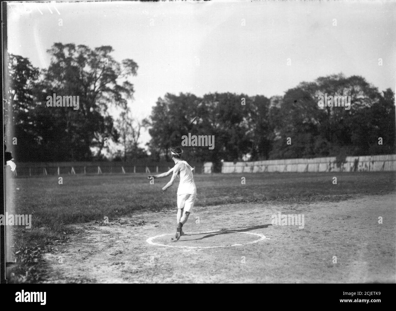 Throwing discus Black and White Stock Photos & Images - Alamy