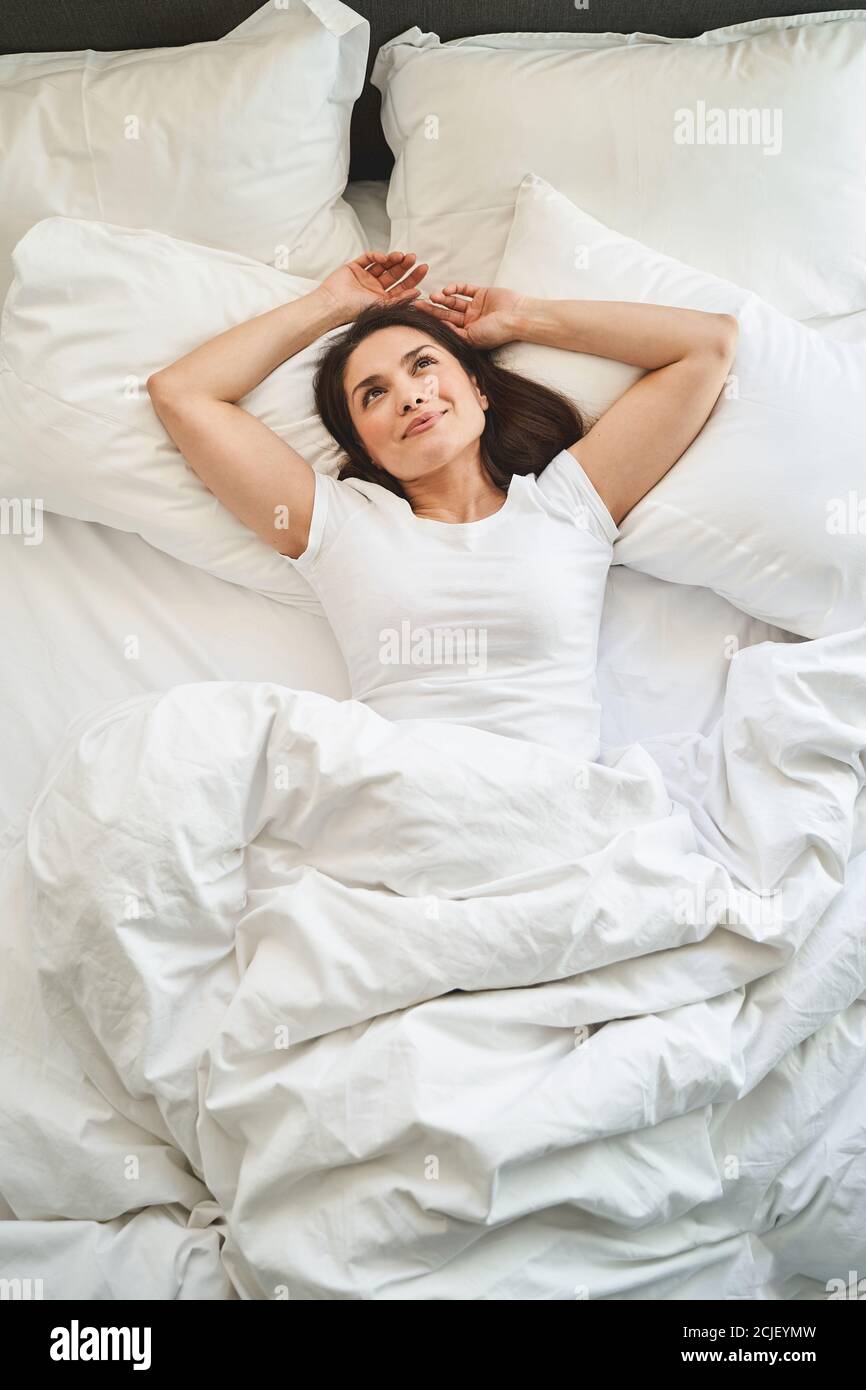 Gazing up hi-res stock photography and images - Alamy