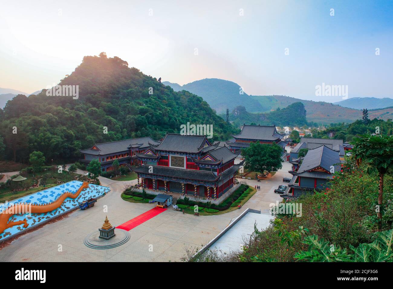 Guangdong shaoguan donghua temple Stock Photo - Alamy