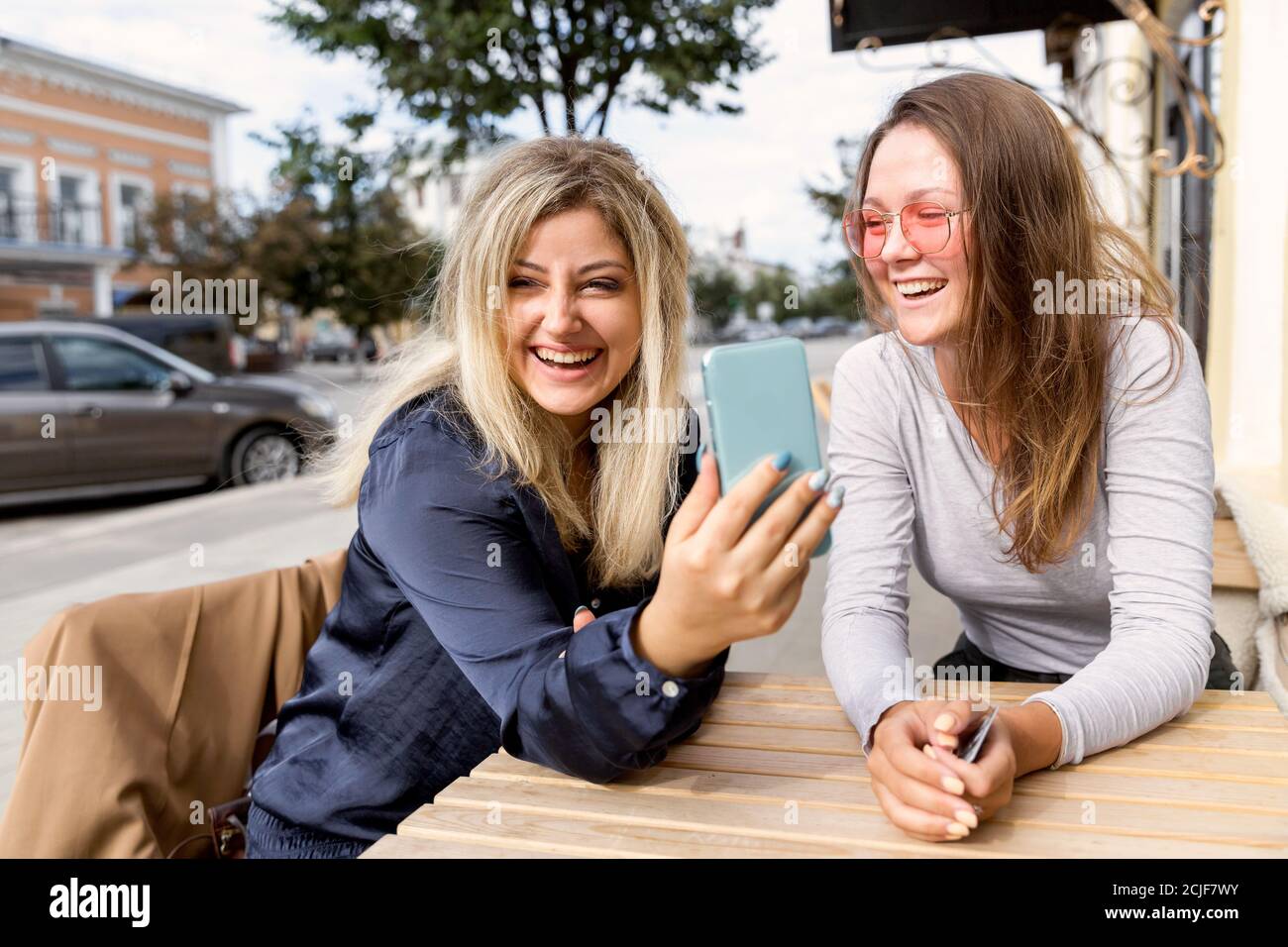 Relatives meeting hi-res stock photography and images - Alamy