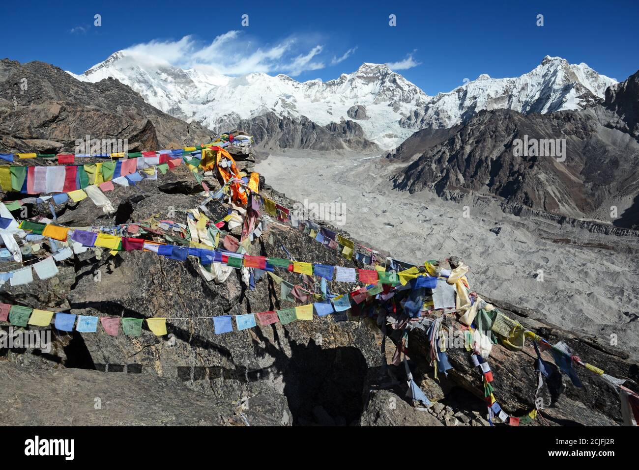Gyachung kang nepal hi-res stock photography and images - Alamy