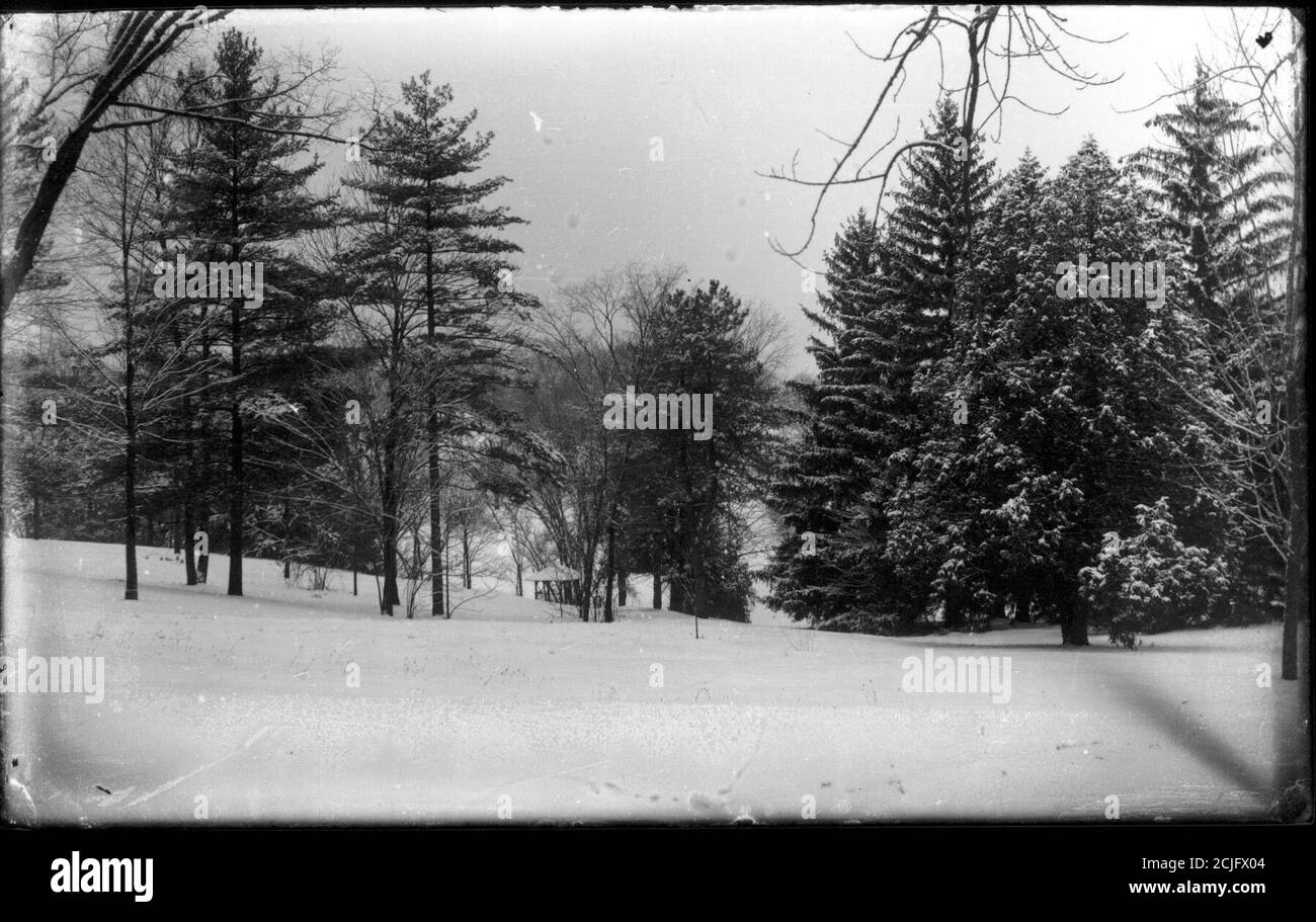 1940s snow scene hi-res stock photography and images - Alamy