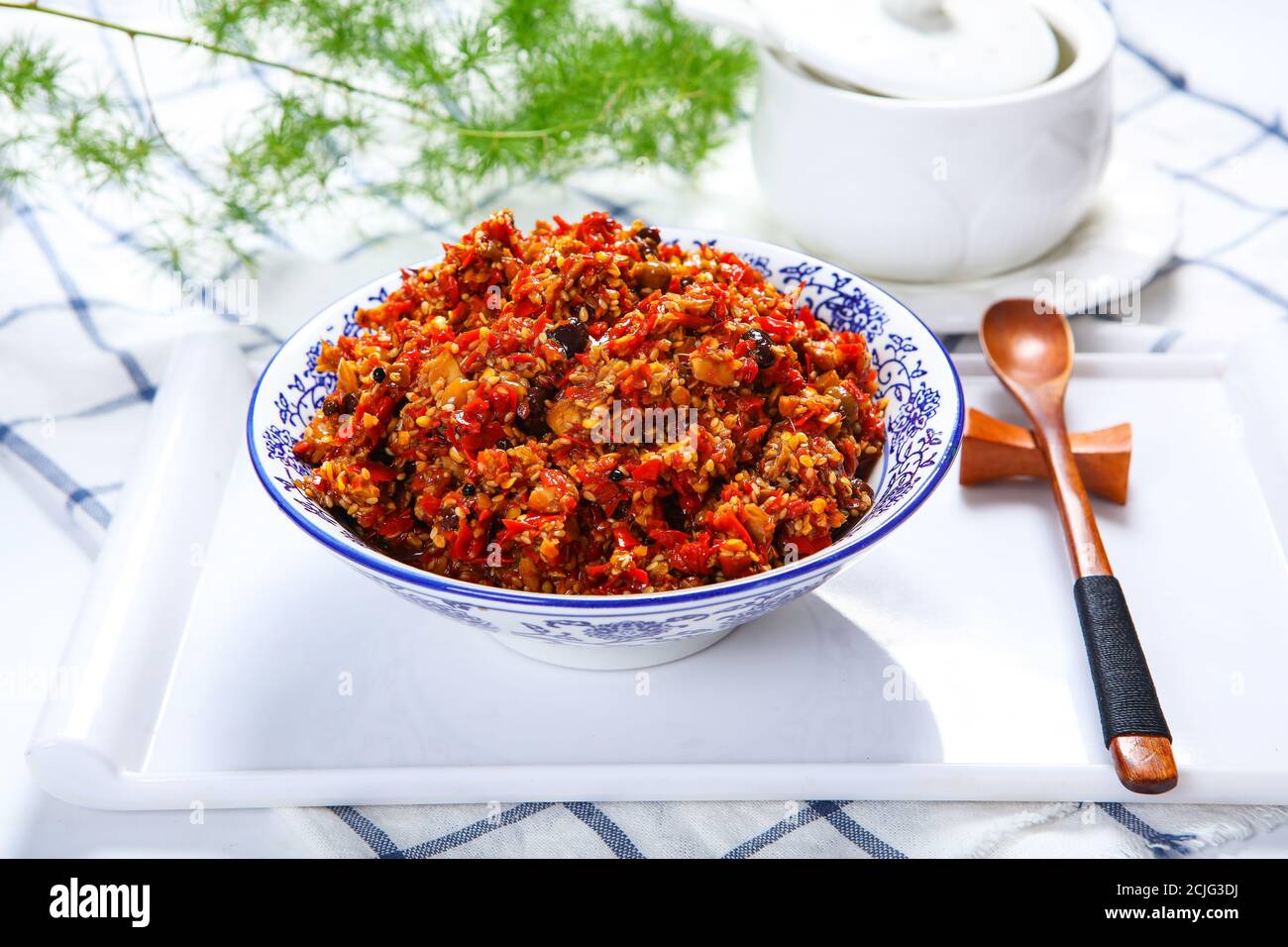 Chop bell pepper Stock Photo - Alamy