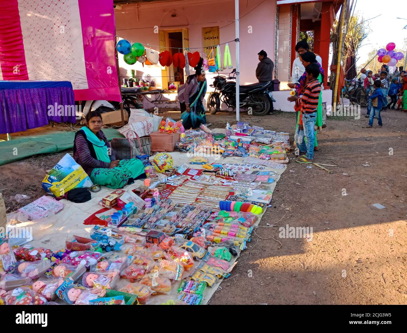 DISTRICT KATNI, INDIA - FEBRUARY 02, 2020: Indian village woman selling ...