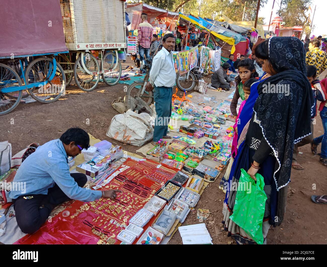 Village supermarket outdoor display hi-res stock photography and images ...