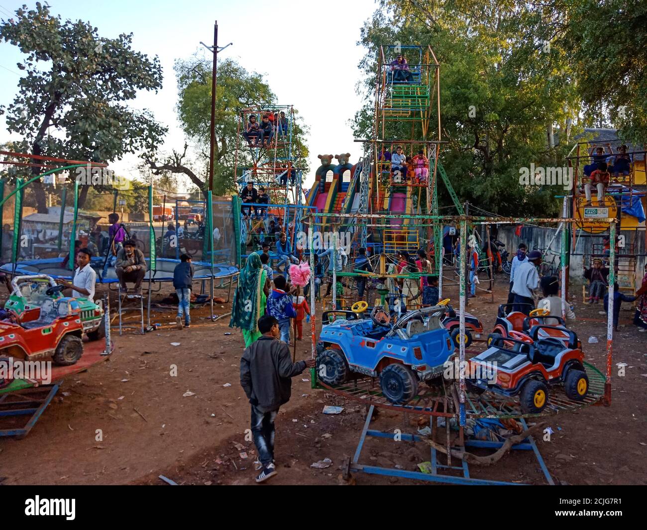 DISTRICT KATNI, INDIA - FEBRUARY 02, 2020: Asian poor children crowd ...