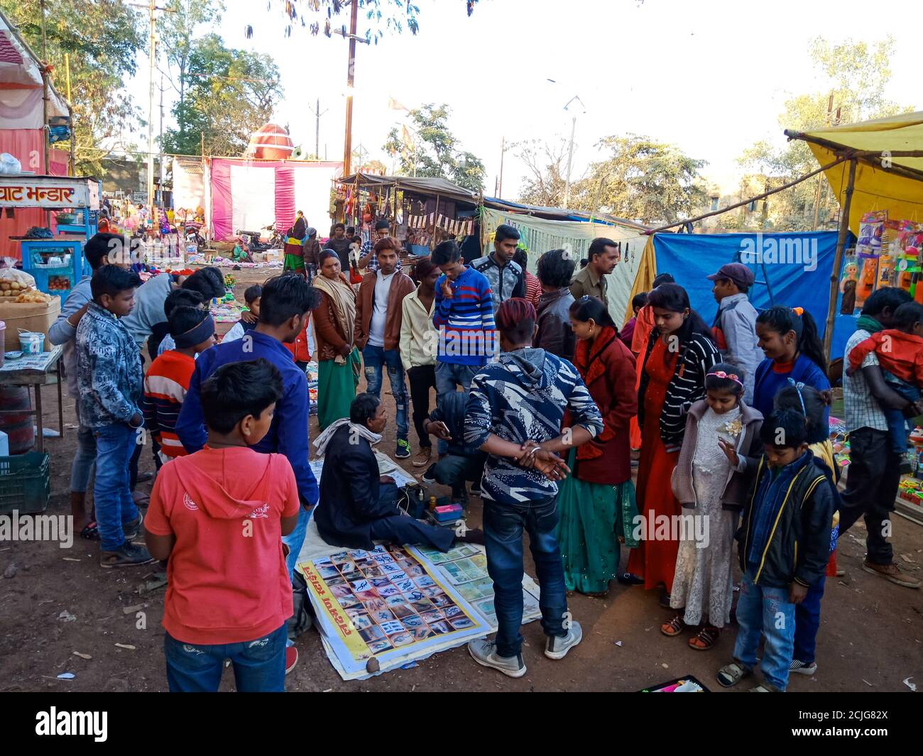 DISTRICT KATNI, INDIA - FEBRUARY 02, 2020: Indian poor people crowd ...