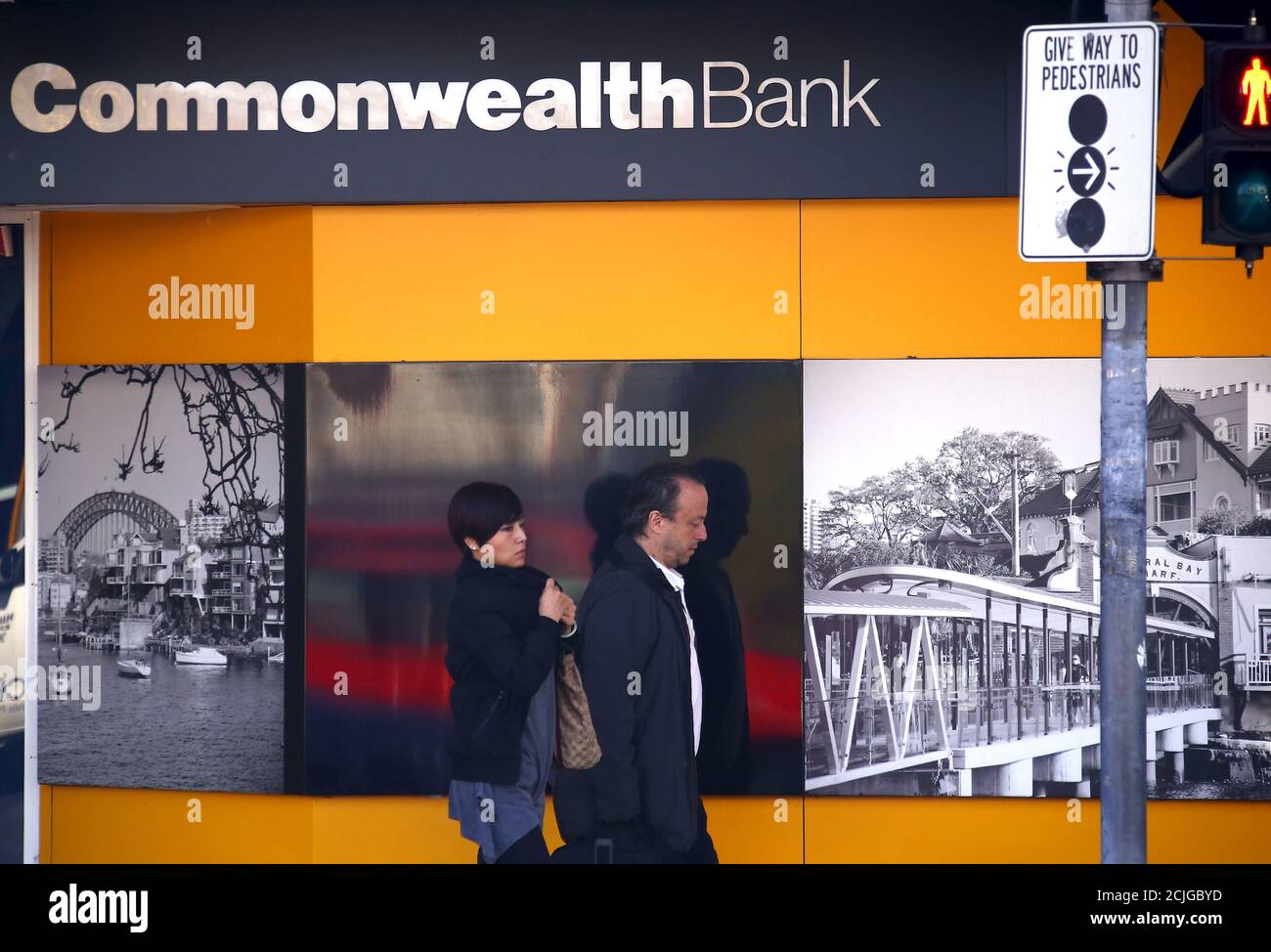 Commonwealth bank australia logo hi-res stock photography and images ...