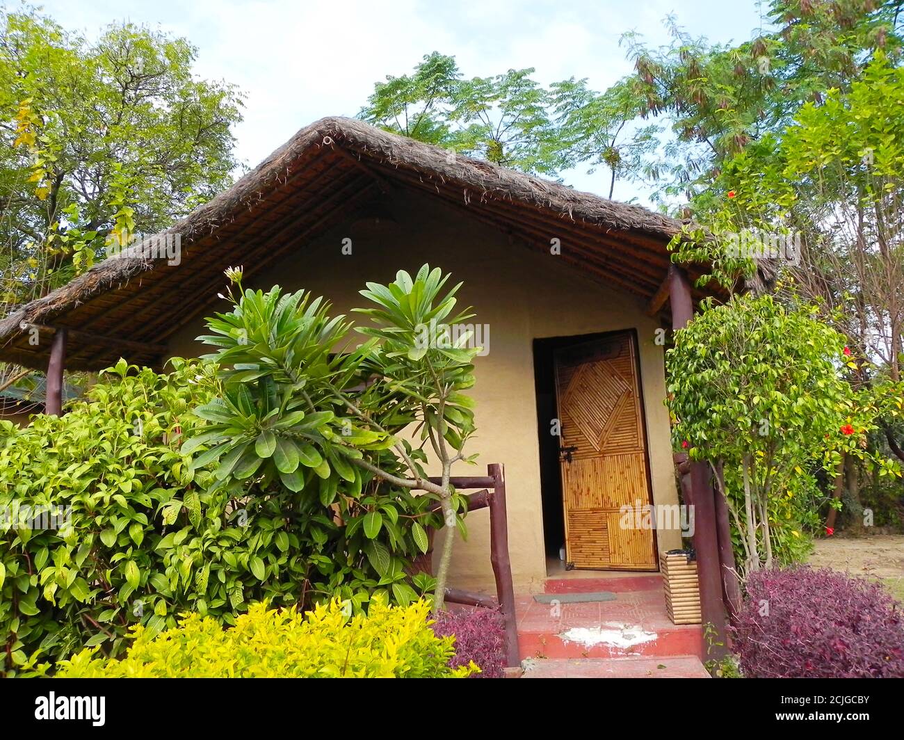 Traditional indian house bungalow hi-res stock photography and images ...