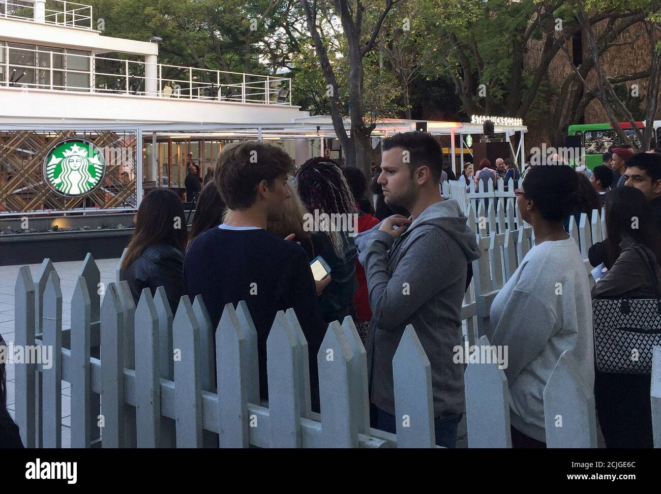 Queue outside starbucks hi-res stock photography and images - Alamy