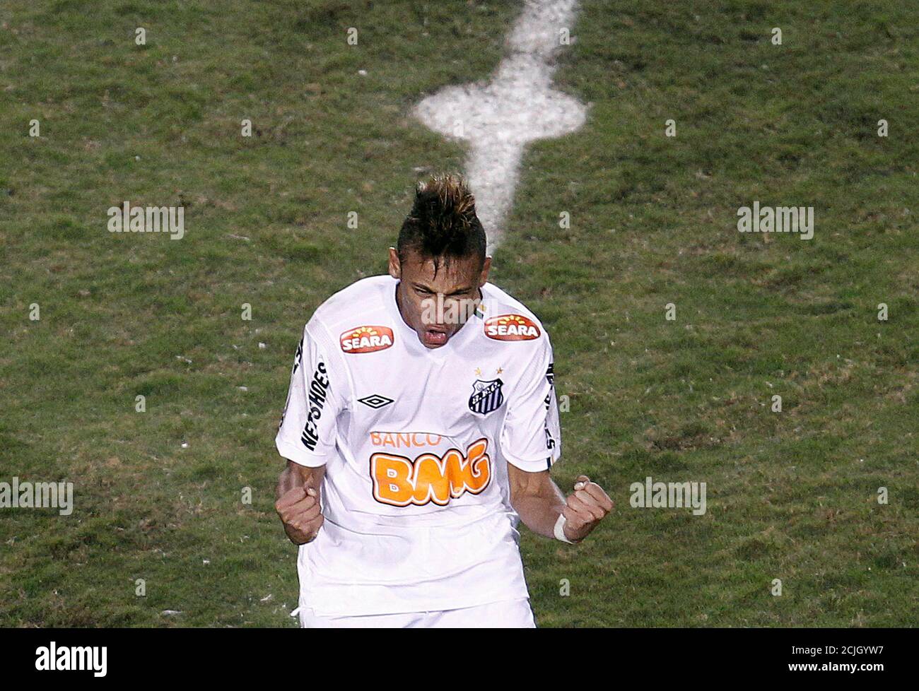 Neymar santos 2011 hi-res stock photography and images - Alamy