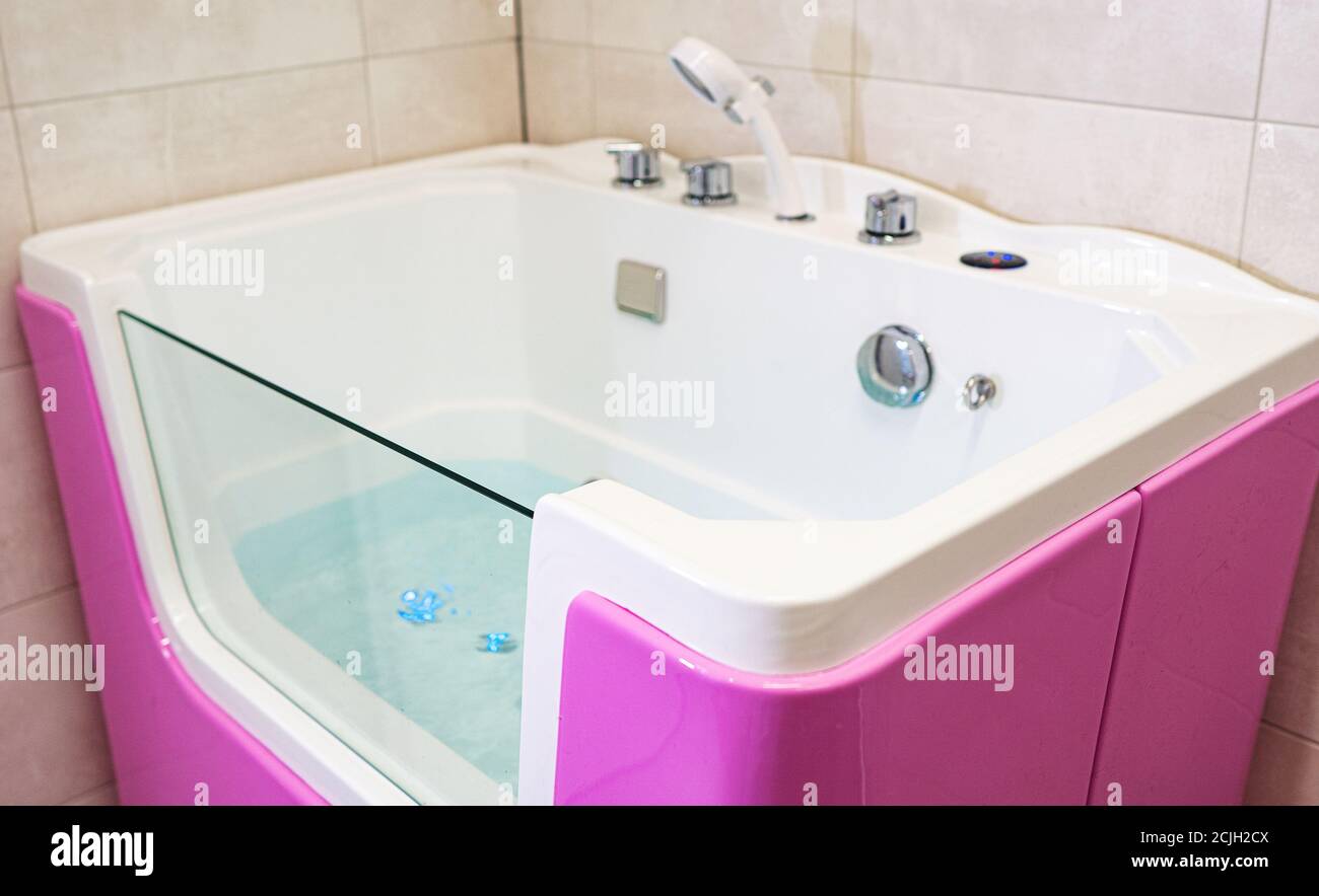 Dog bath tub hi-res stock photography and images - Alamy