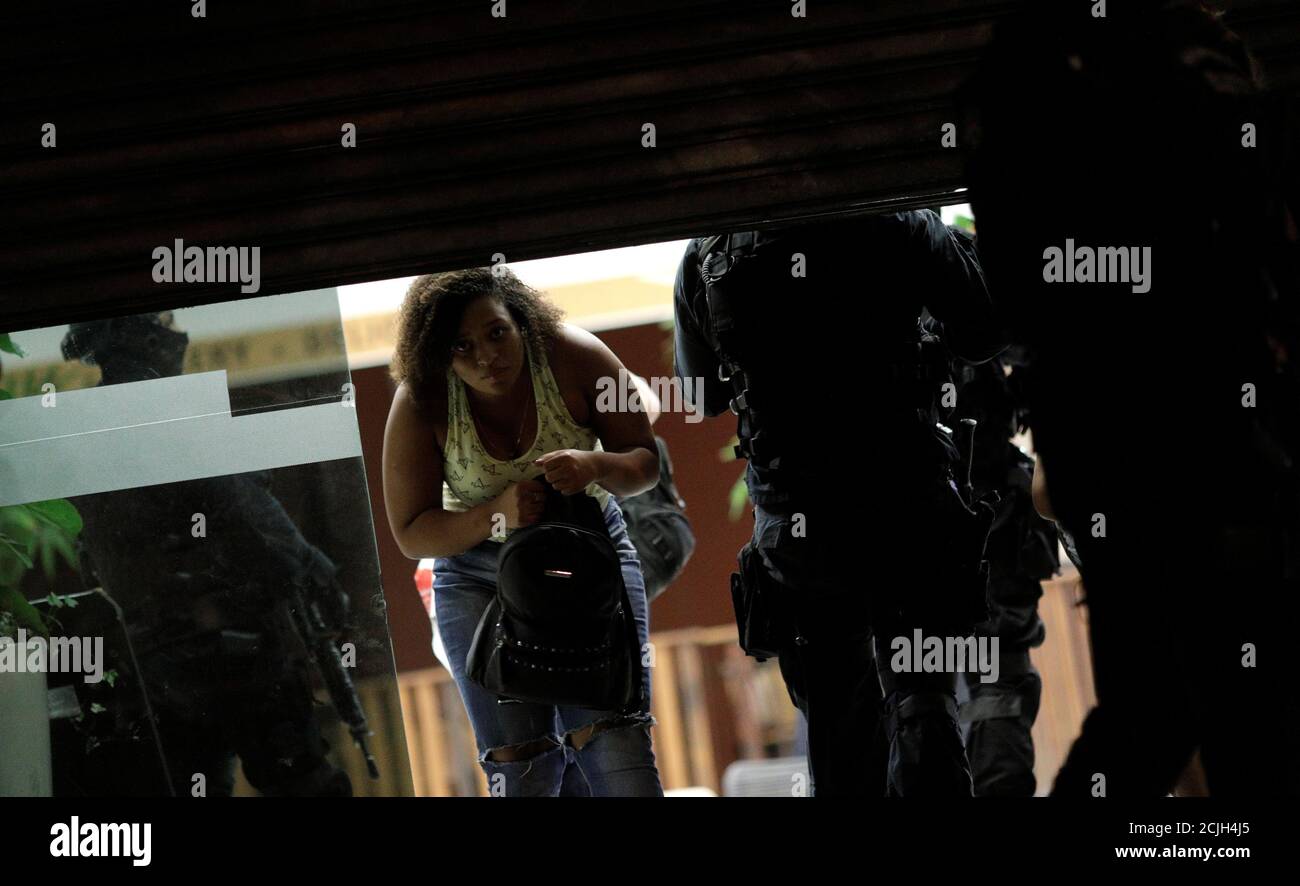 Botafogo praia shopping mall in rio de janeiro hi-res stock photography ...