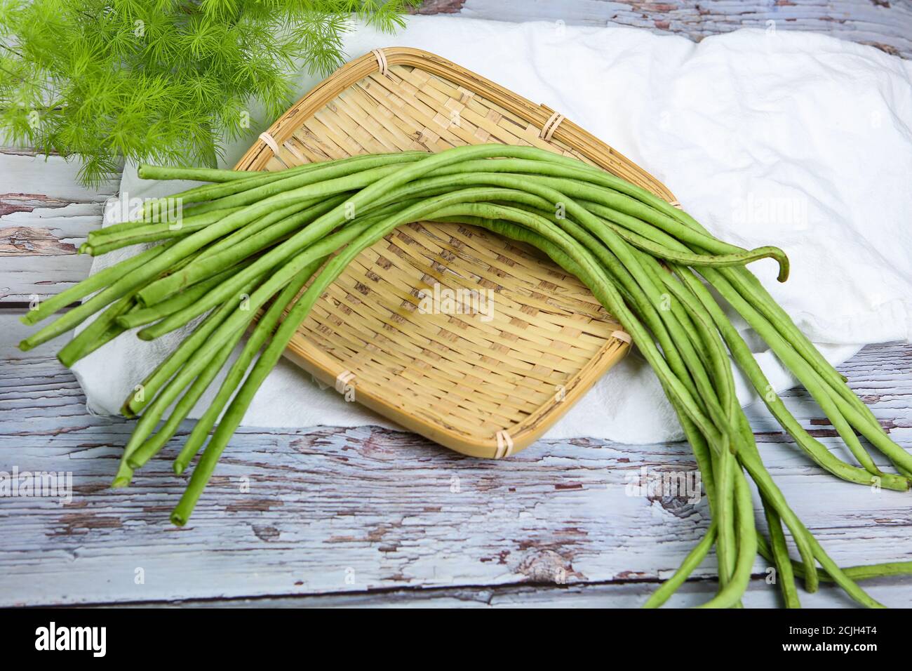 Chinese snow peas hi-res stock photography and images - Alamy