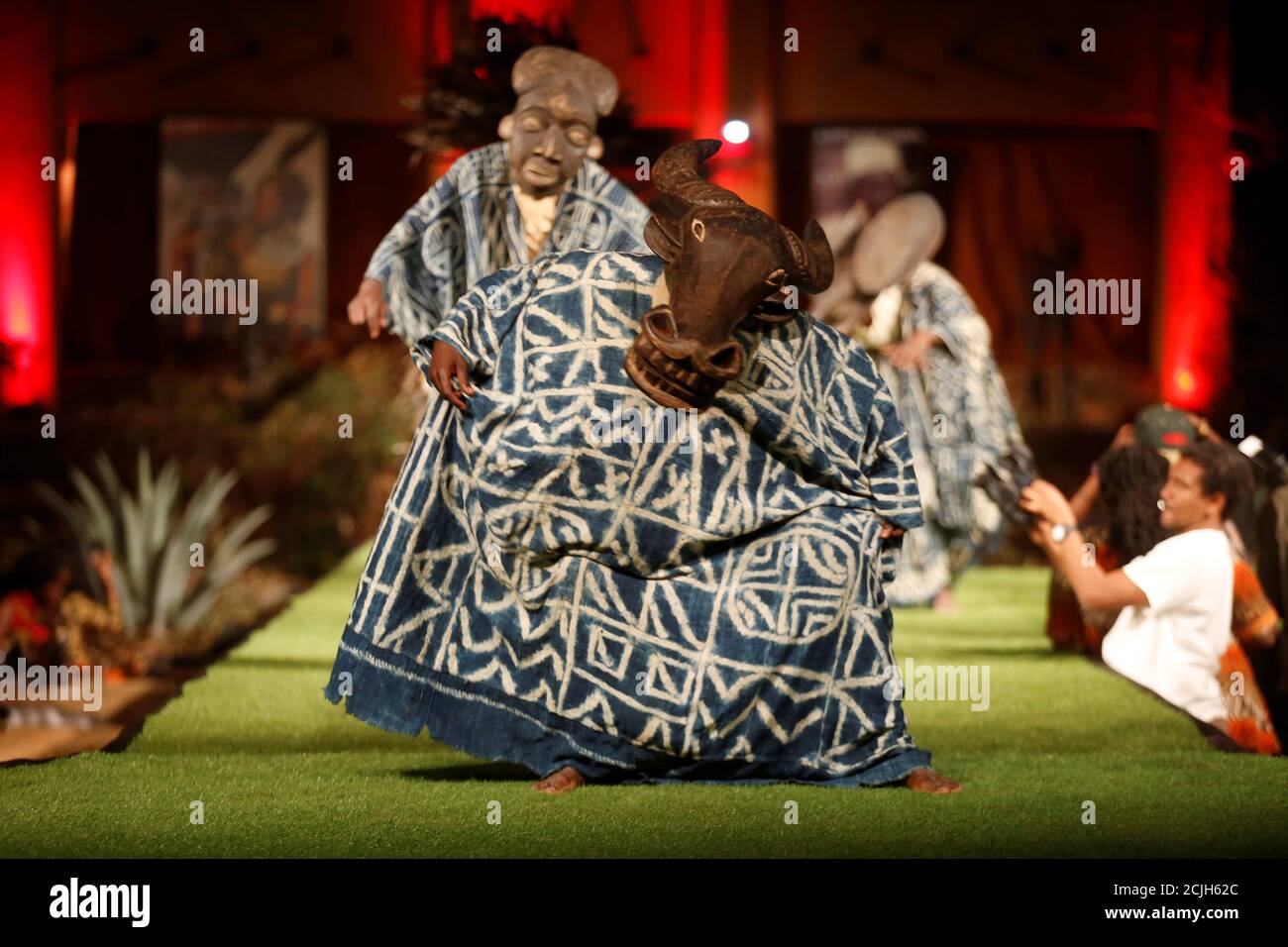 Traditional ceremonies in africa hi-res stock photography and images ...