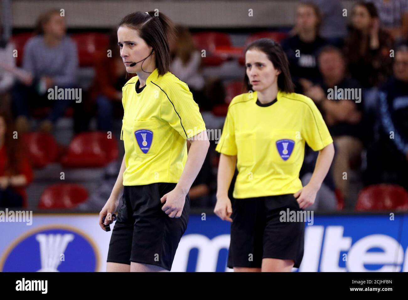 Handball referees hi-res stock photography and images - Alamy