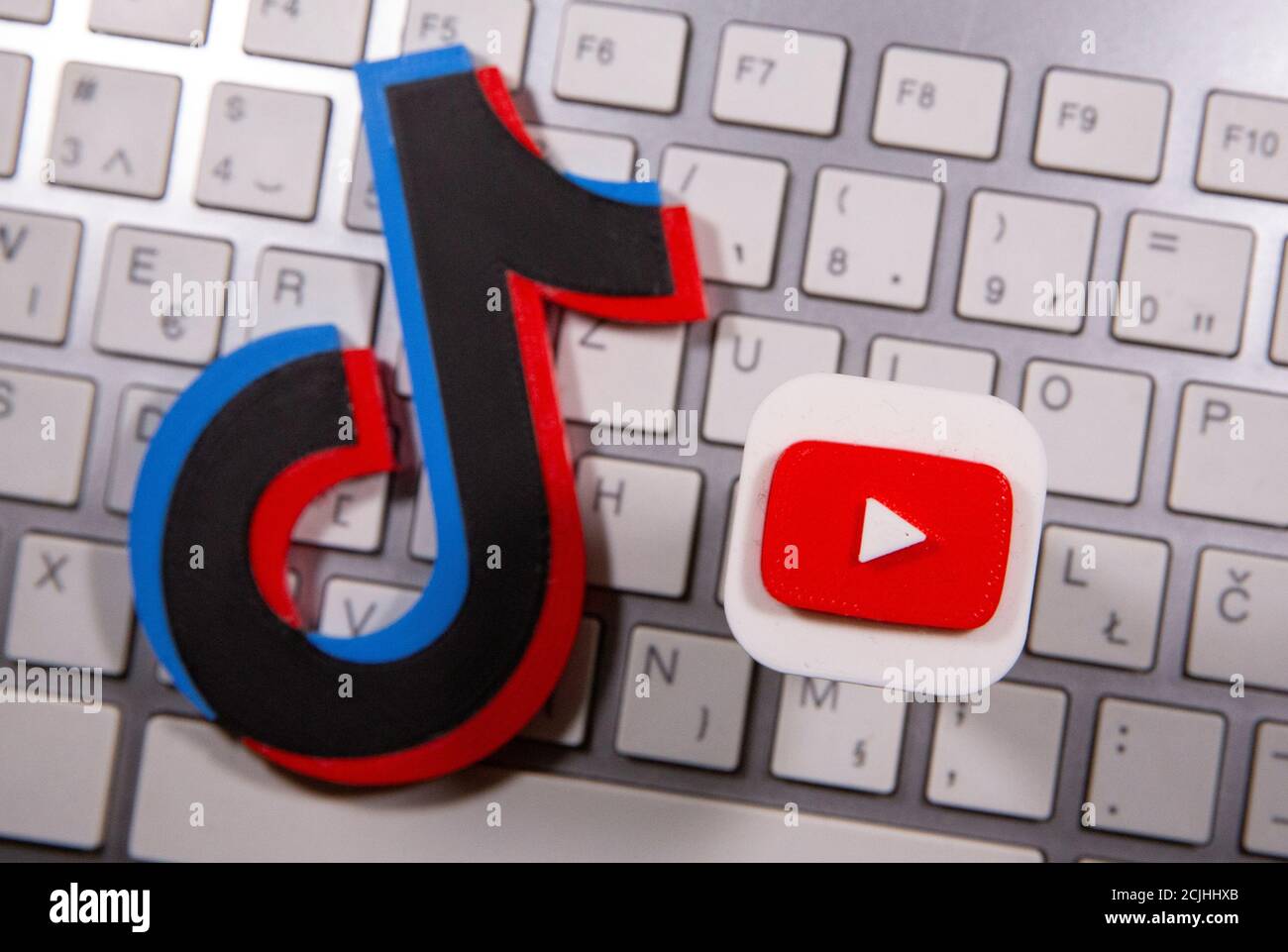 Tiktok 3d logo hi-res stock photography and images - Alamy